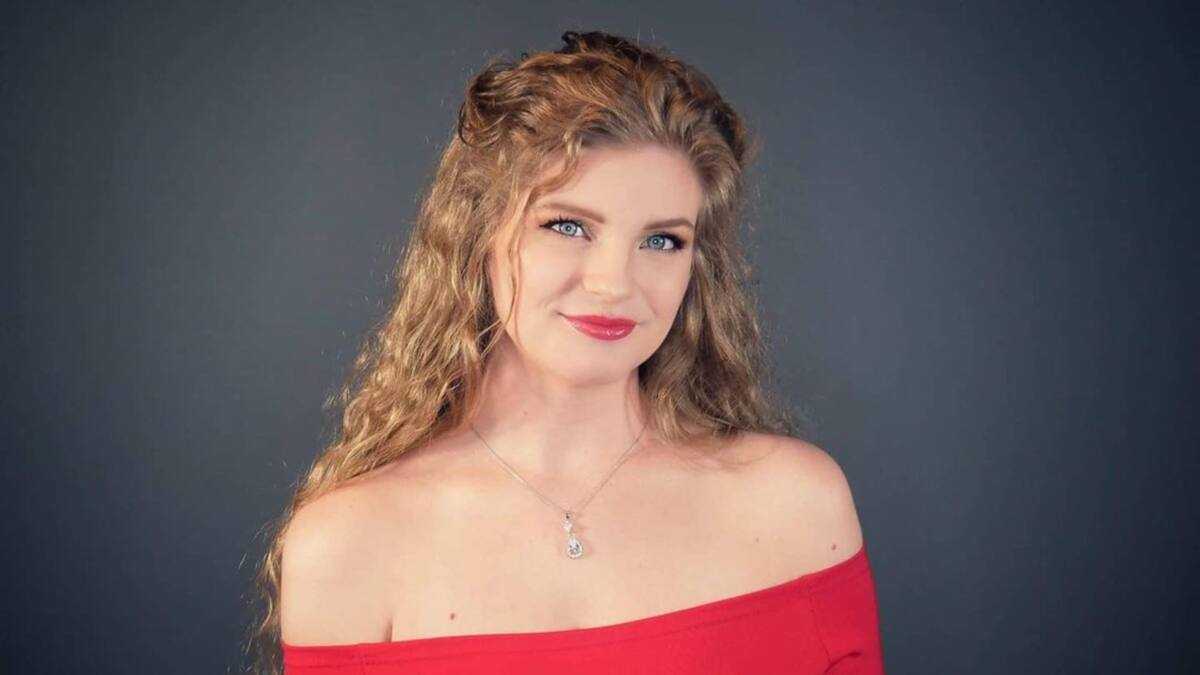 Kaitlin Bennett's age, family, wedding, YouTube channel, net worth ...