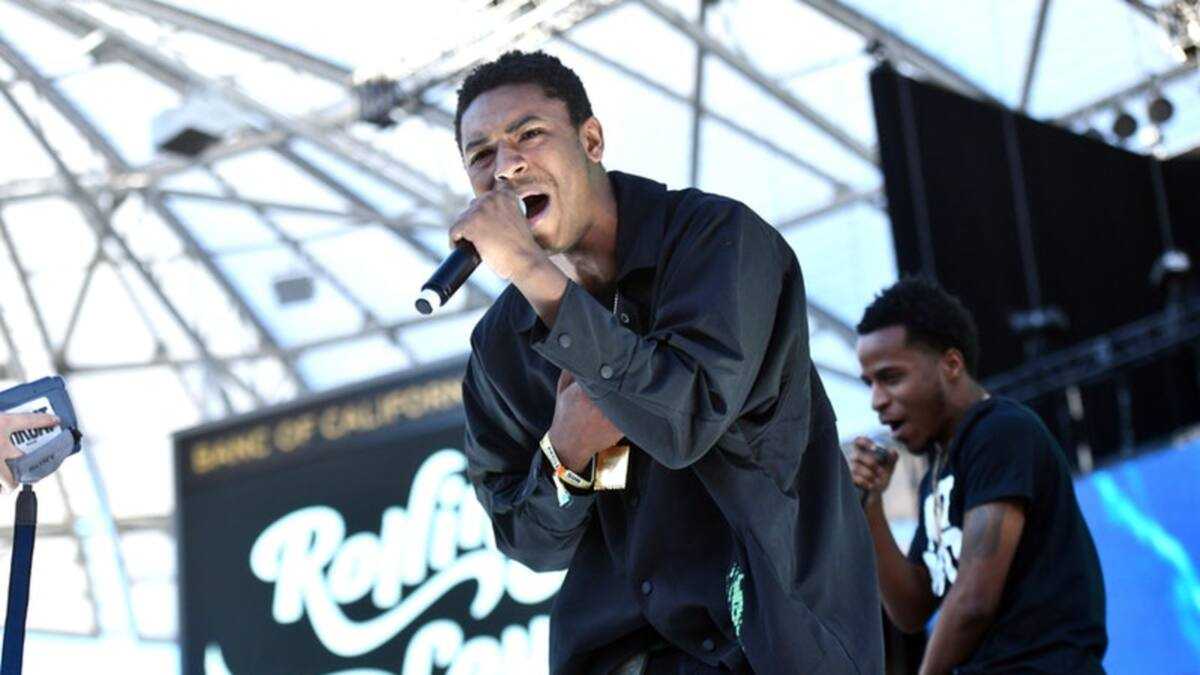 Who is Teejayx6? Age, real name, record label, height, scam, profiles ...