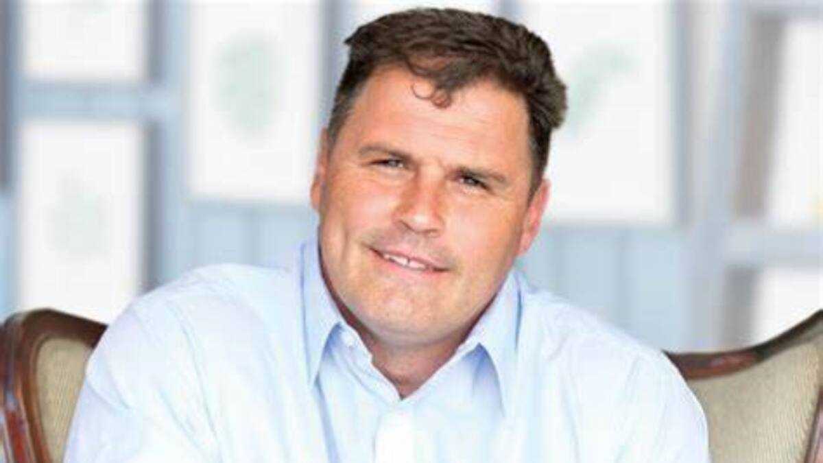 Waarom die bohaai oor Andries Enslin? Preke, skandaal, Texas - Briefly ...