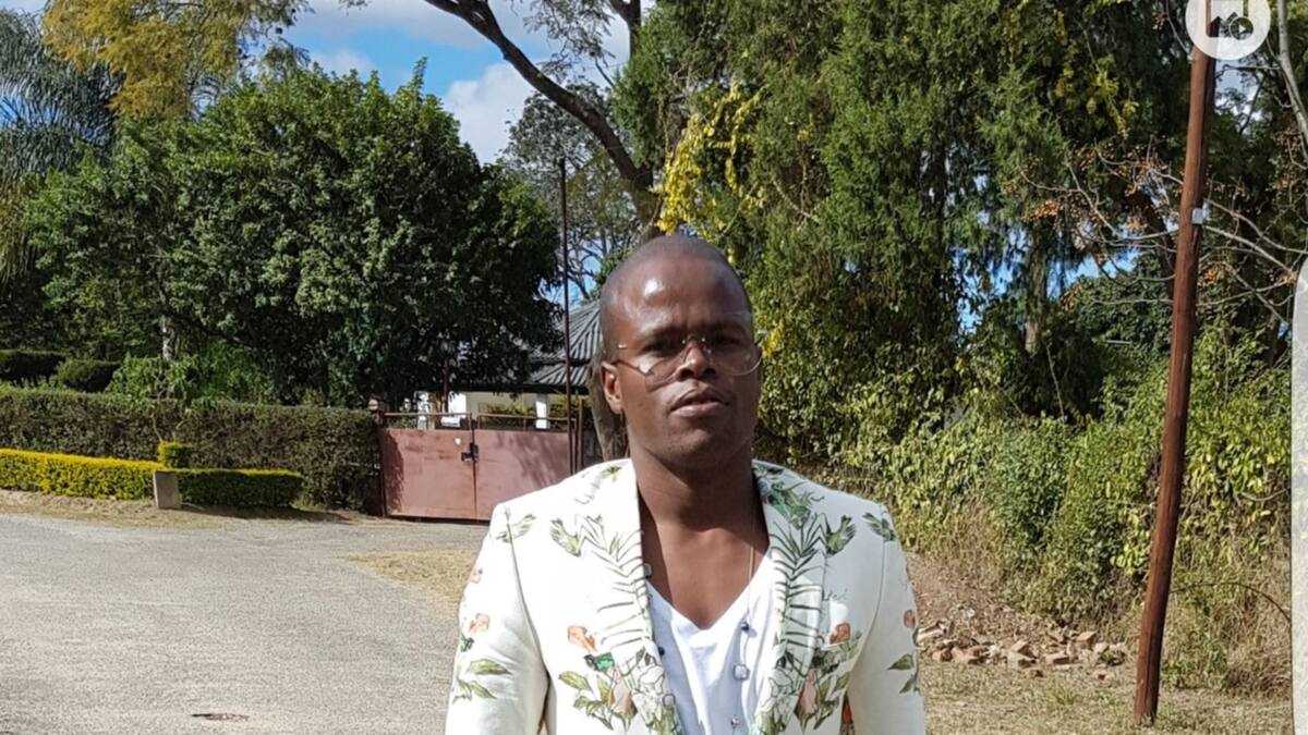 Willard Katsande bio: age, wife, stats, salary, red cards, cars, house ...