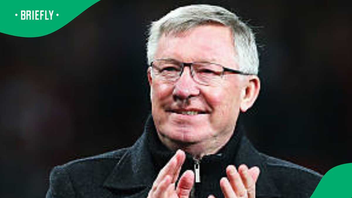 Sir Alex Ferguson Visits Victoria Falls, Poses with Safari Lodge Staff ...