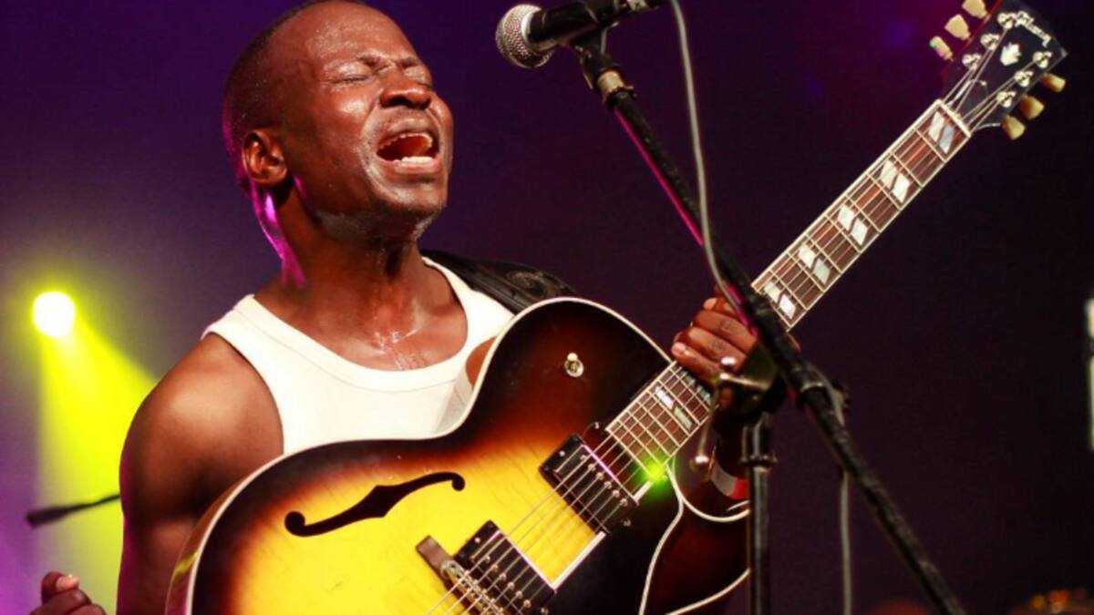 Selaelo Selota bio, age, family, songs, albums, genre, record label ...
