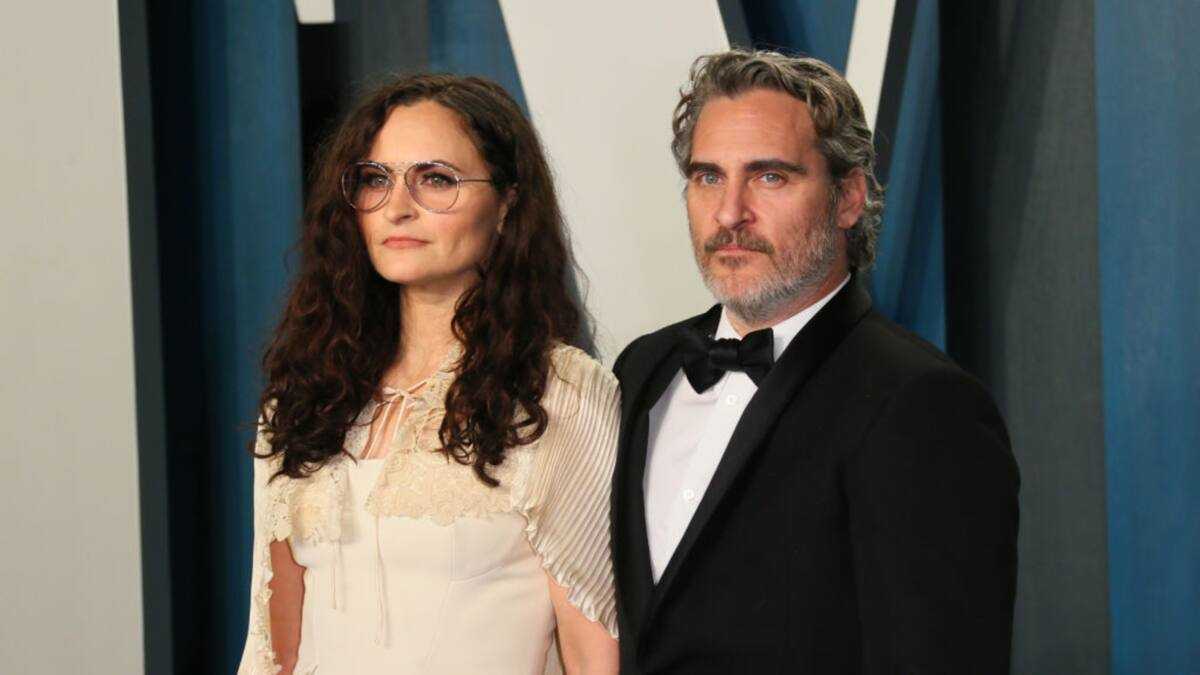 Who is Jodean Bottom, Joaquin Phoenix's elder sister? All about her ...