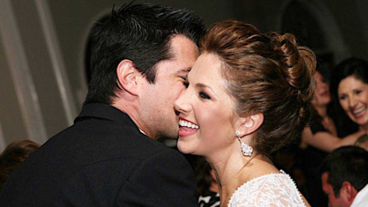 Amanda Moye Brown's bio: spouse, daughter, wedding, net worth and age ...