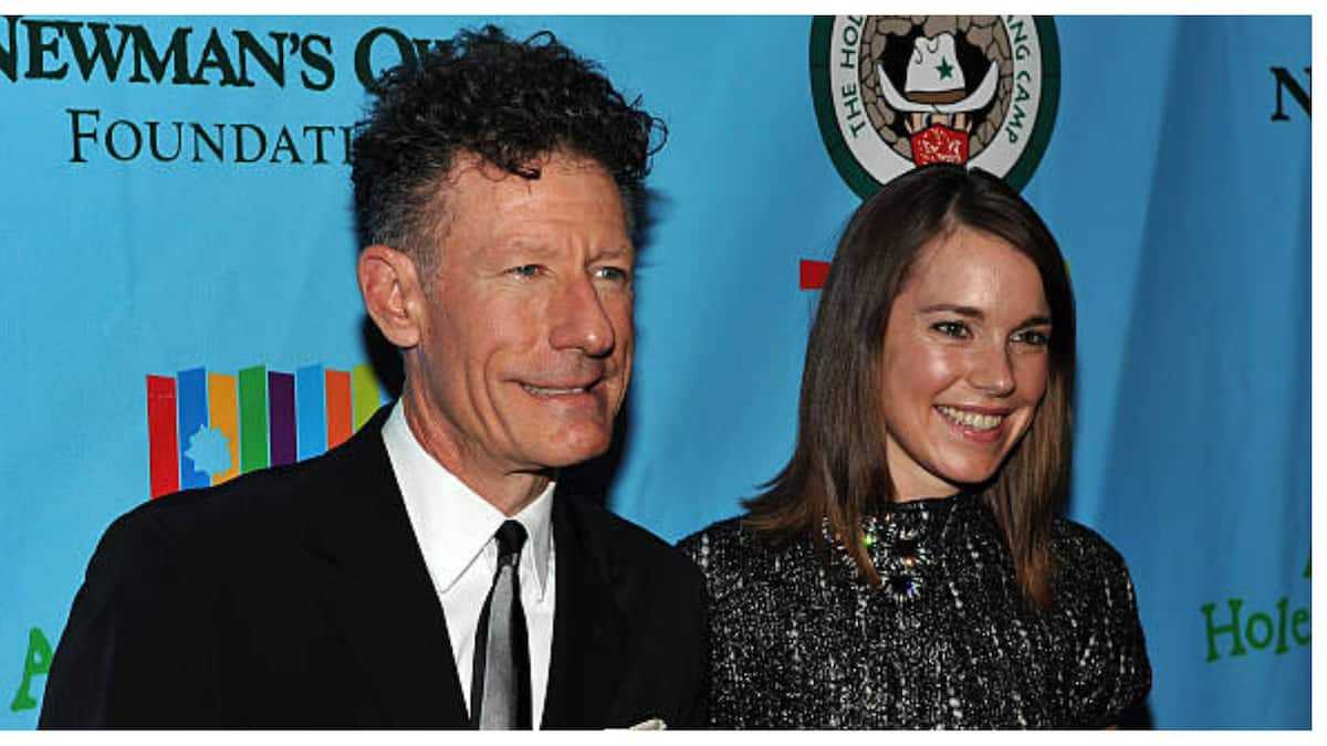 What does April Kimble do? Age, children, height, photos, net worth ...