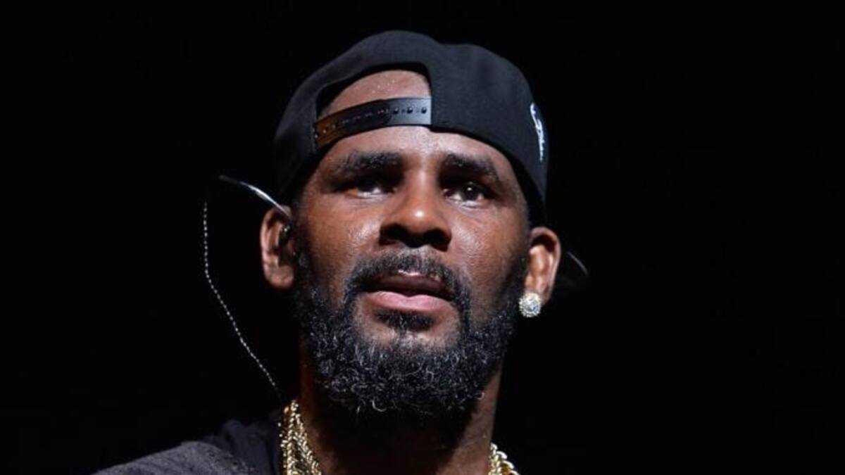 R Kelly net worth: age, children, wife, family, criminal charges, case ...