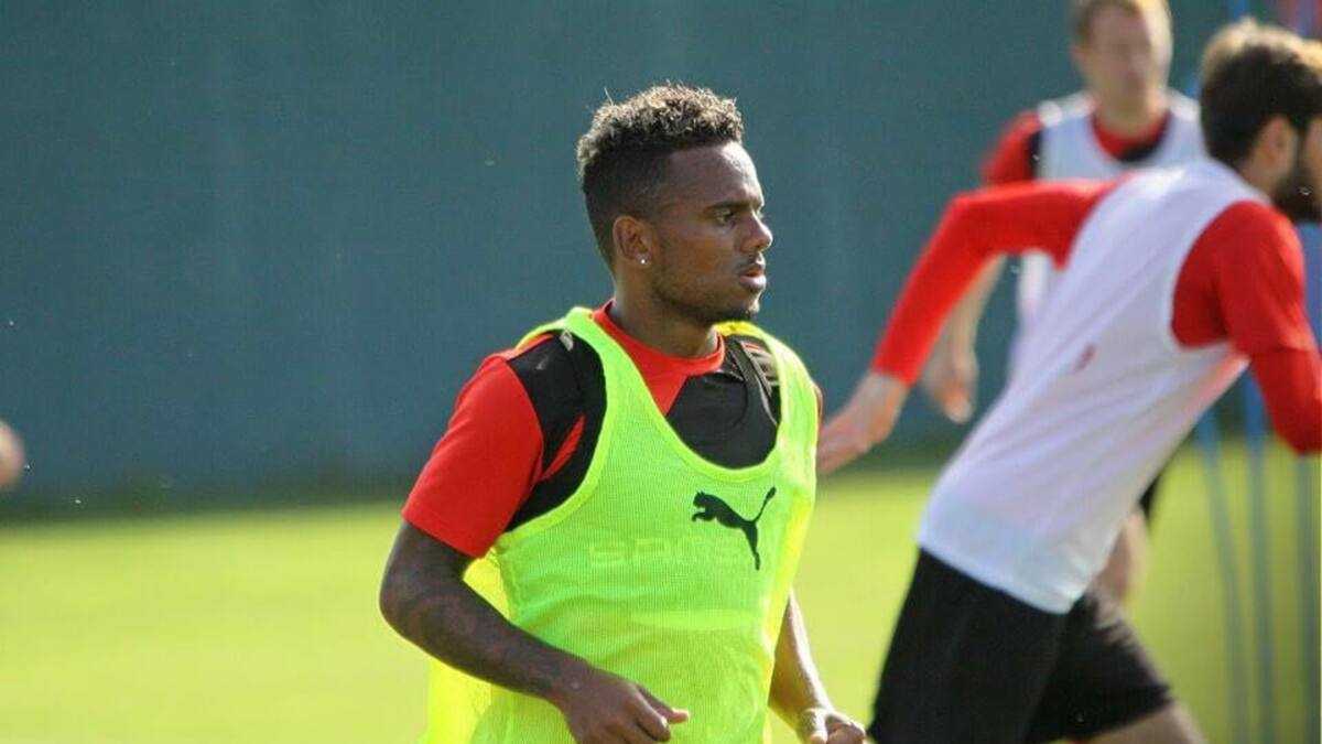 Kermit Erasmus age, measurements, children, wife, parents, current team ...