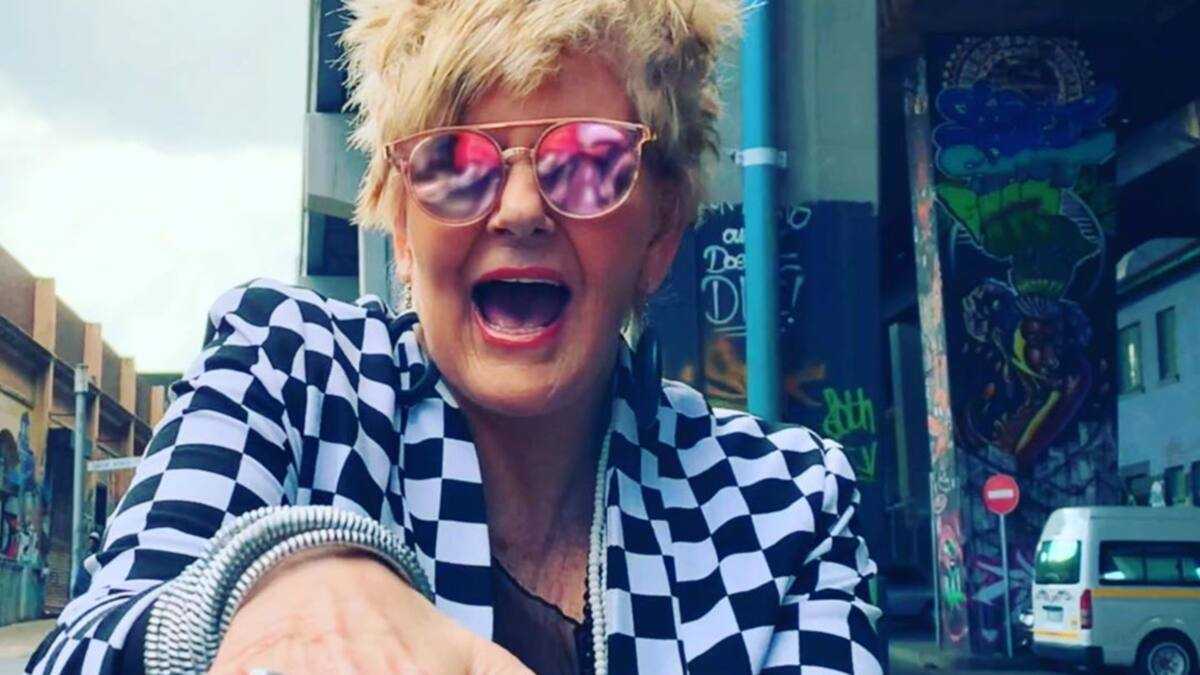 PJ Powers age, husband, Rugby World Cup, national anthem, songs, albums ...