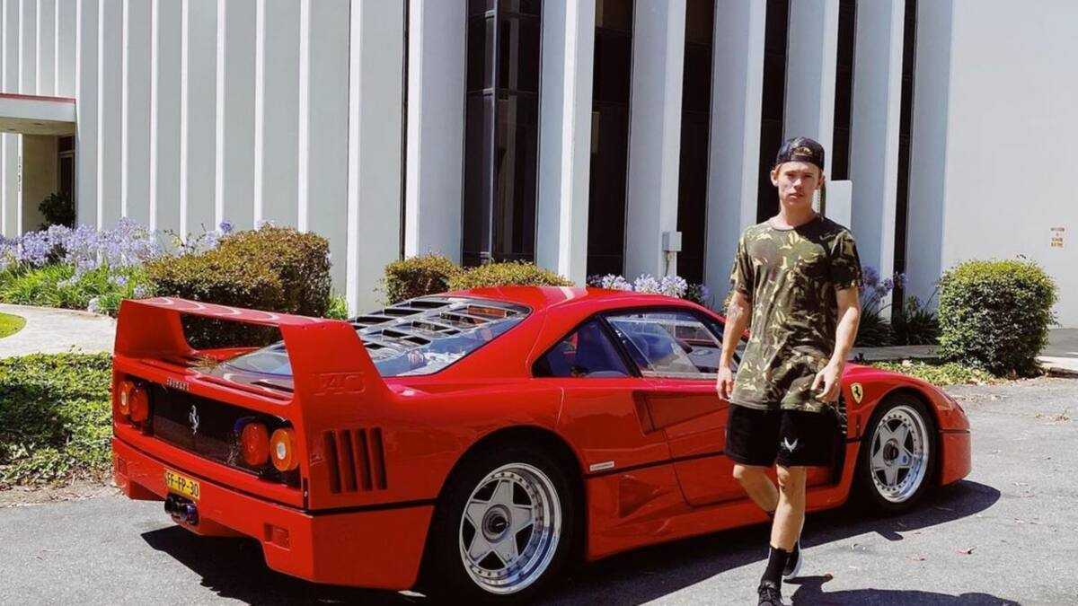 Tanner Fox’s net worth, age, height, girlfriend, merch, car, profiles ...