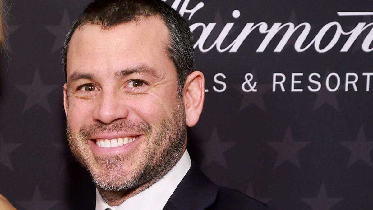 Who is Nikki Glaser’s boyfriend now? The biography of Chris Convy ...