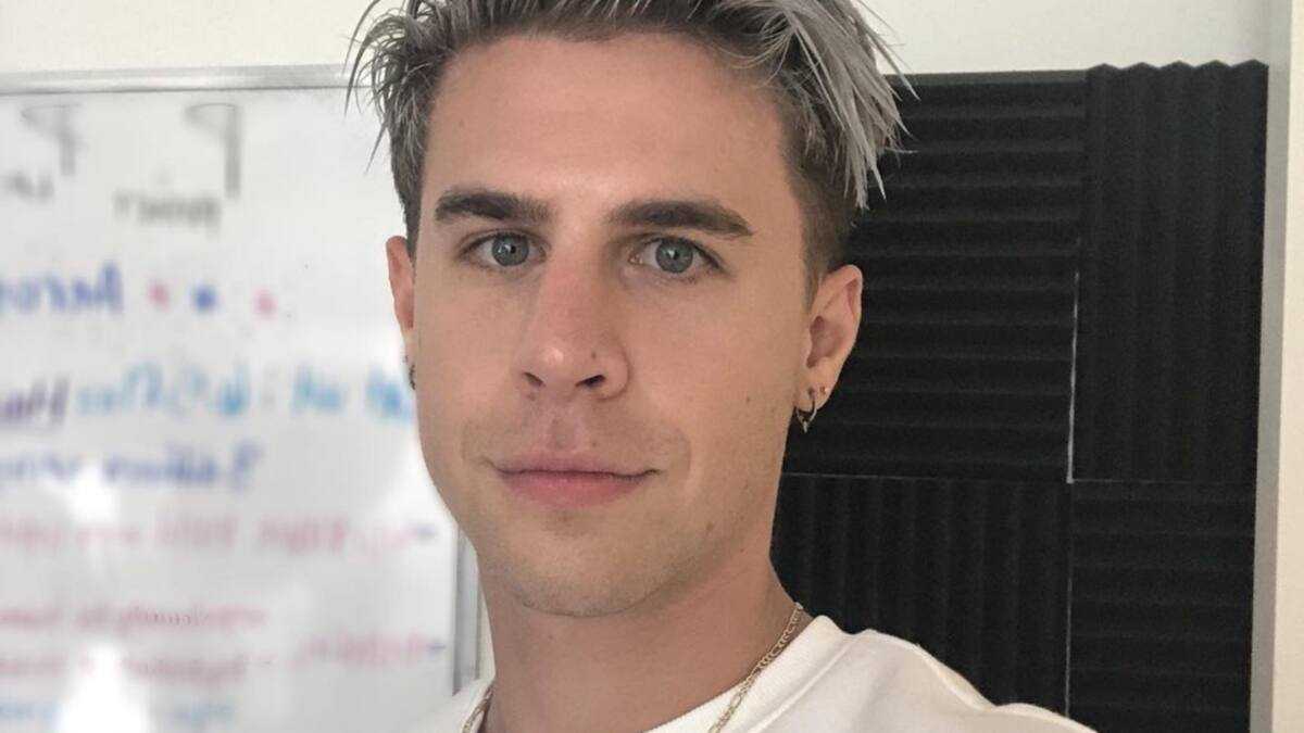 Eric Mondo age, birthday, twin, Covid, TikTok, YouTube, movies ...