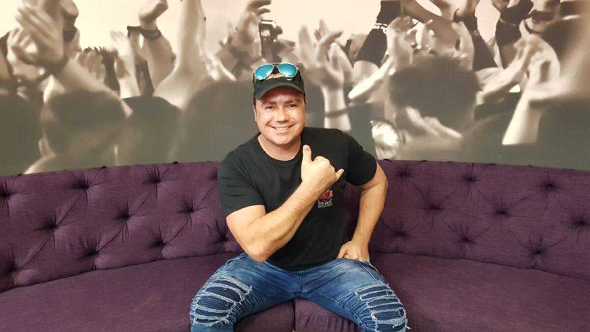 Nicholis Louw bio: age, spouse, family, songs, albums, profile, net ...