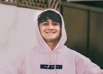 Michael Reeves height, weight, girlfriend, ethnicity, family - Briefly ...