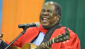Vusi Mahlasela bio: age, children, partner, songs, albums, profile ...