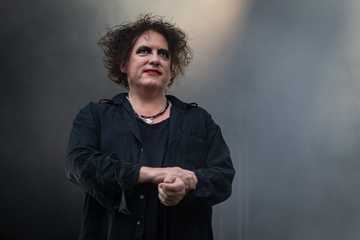 Who is Mary Poole? Everything you need to know about Robert Smith’s ...