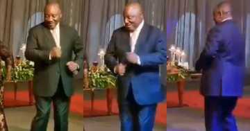 President Cyril Ramaphosa’s Maskless Dance with Ghanaian Official ...