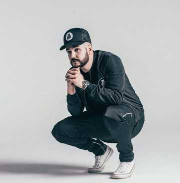 J Something real name, child, wife, wedding, Mi Casa, chef, restaurant ...