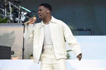 Giveon’s height, age, family, love life and career: The singer's bio ...