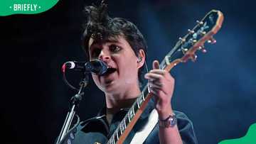 Rashida Jones' husband, Ezra Koenig, is a famous American singer ...