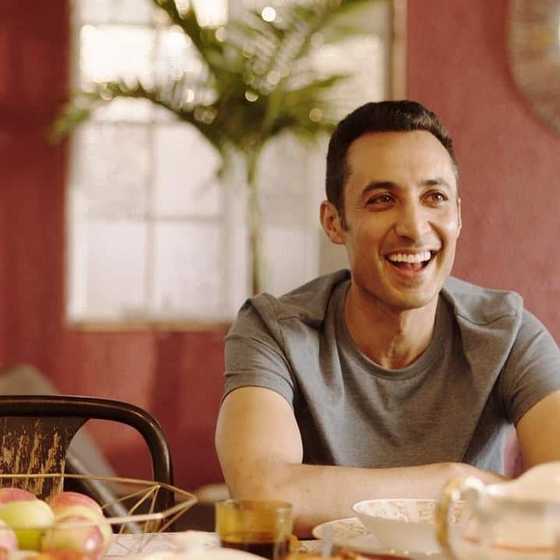 Riaad Moosa age, wife, family, education, TV shows, movies, Netflix ...