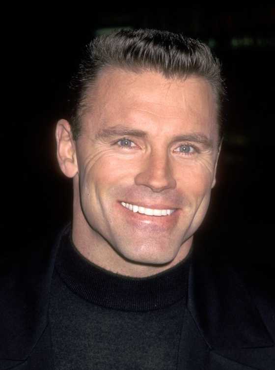 Howie Long: net worth, age, children, spouse, health, movies, profiles ...
