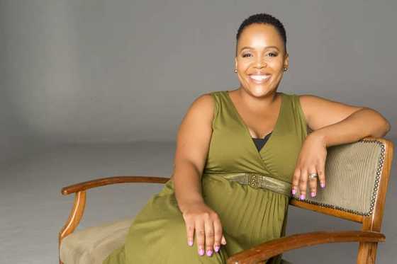 Tumi Morake biography: husband, weight loss, family, book and comedy ...