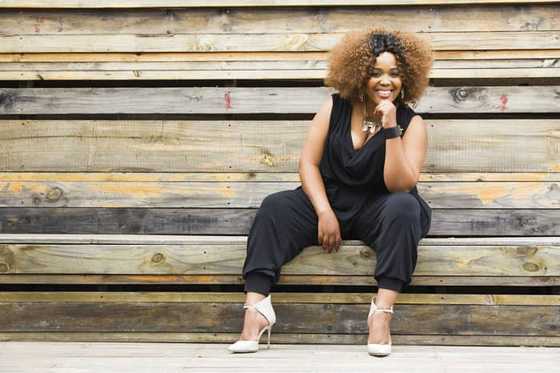 Tumi Morake biography: husband, weight loss, family, book and comedy ...