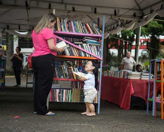 How to talk to short people: 15+ dos and don'ts to follow when engaging ...