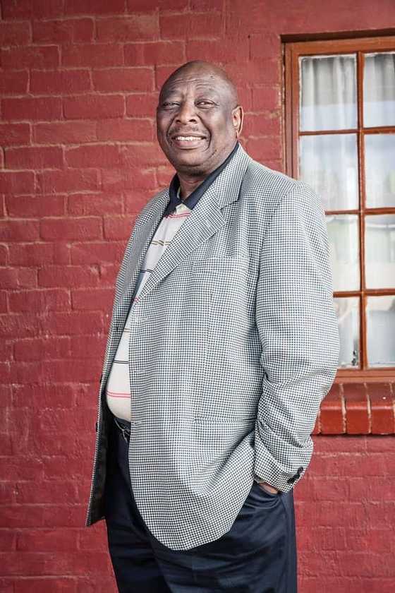 Owen Sejake bio, age, wife, languages, TV shows, movies, nominations ...