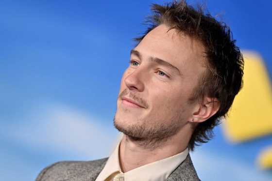 Drew Starkey's biography: Age, relationship status, real name, movies ...