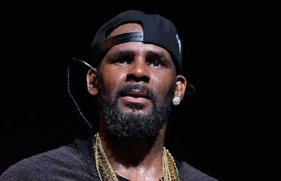 R Kelly net worth: age, children, wife, family, criminal charges, case ...