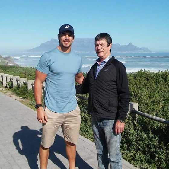 Eben Etzebeth biography: age, height, arms, wife, wedding, injury ... Eben Etzebeth biography: age, height, arms, wife, wedding, injury ...