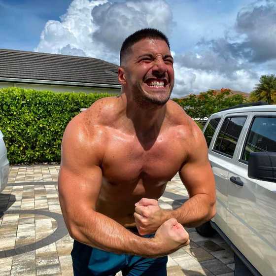 Nickmercs' net worth, age, wife, height, games, teams played for ...