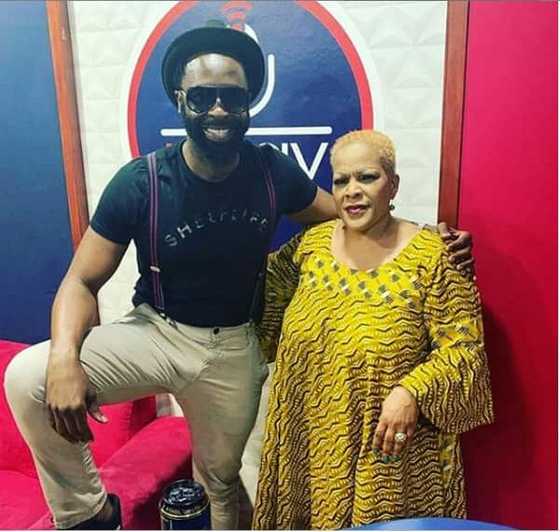 Deborah Fraser biography: age, family, songs, albums, and Instagram ...