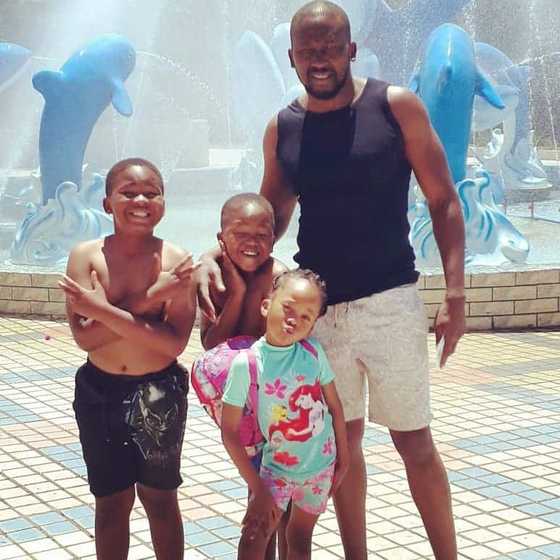 Putla Sehlapelo's bio, age, wife, family, P.O.B, net worth - Briefly.co.za