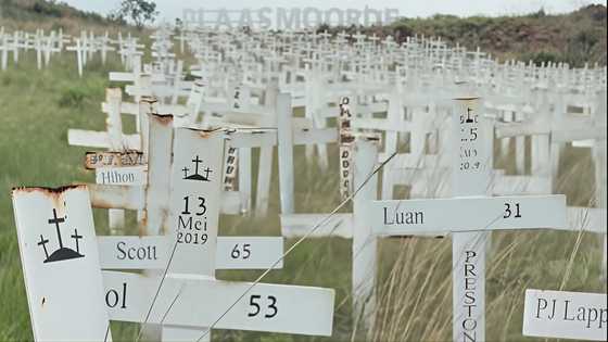 American at White Cross Monument Convinced of Afrikaner Farmer Genocide ...