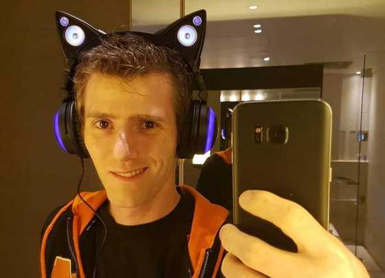 Linus Sebastian net worth, age, wife, education, house, twitch ...