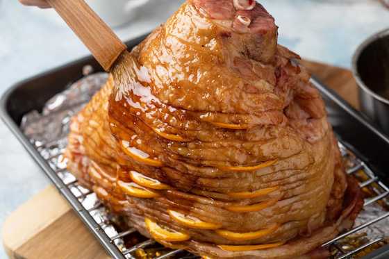 12 amazing glaze for gammon recipes to impress your guests - Briefly.co.za
