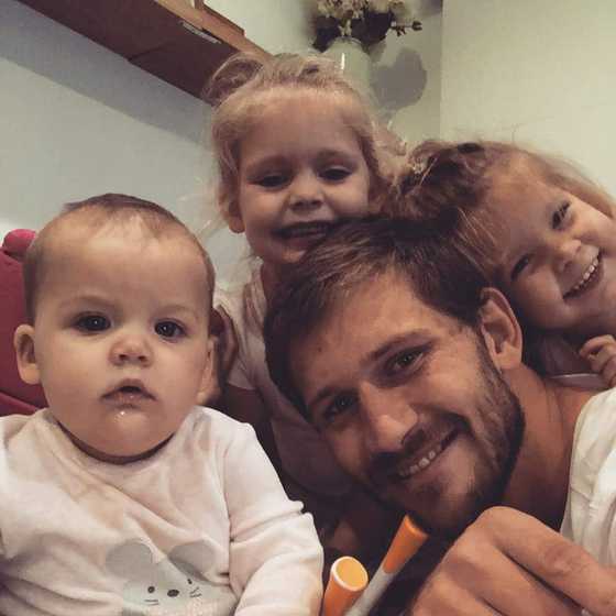 Frans Steyn: age, wife, height, family, current team, longest kick, net ...