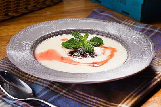 How to make nutritious mielie-meal for breakfast the South African way ...