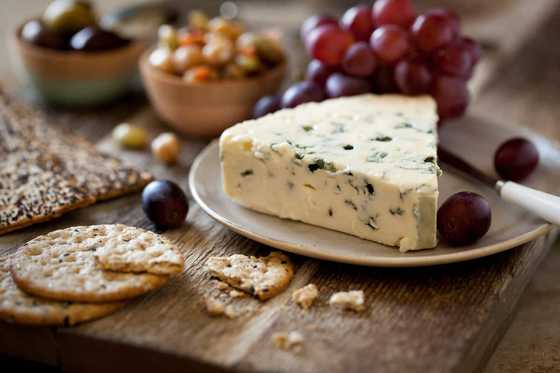 Simple cheese platter ideas: Create a board to surprise your guests ...