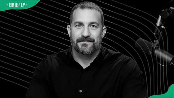 Andrew Huberman's bio: wife, age, podcast, nationality, education, net ...