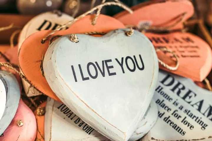 25 best romantic love pictures with quotes and messages - Briefly.co.za