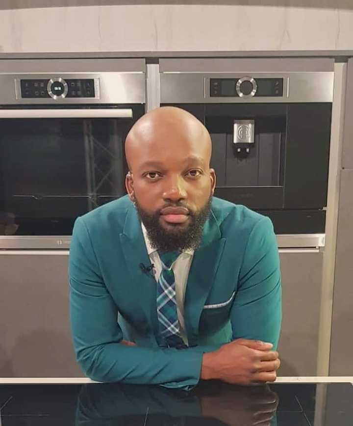 Clement Manyathela bio: age, wife, show, 702, images, profile, contact ...
