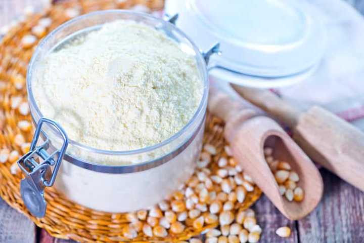 How to make nutritious mielie-meal for breakfast the South African way ...