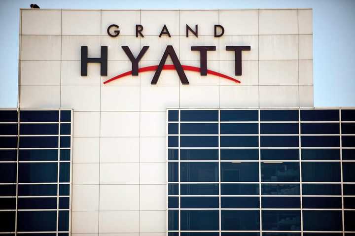 Who is JB Pritzker's wife, Mary Kathryn Muenster? Her bio and facts ...