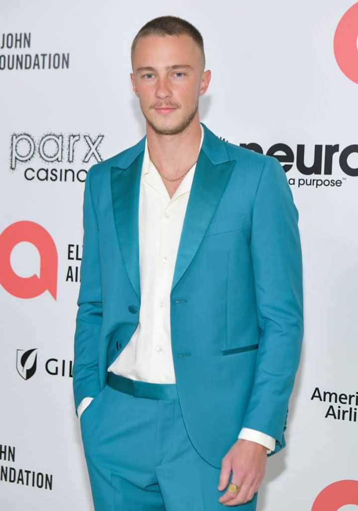 Drew Starkey's biography: Age, relationship status, real name, movies ...