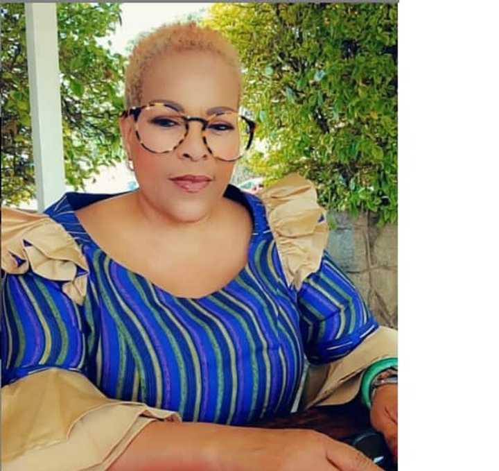 Deborah Fraser biography: age, family, songs, albums, and Instagram ...