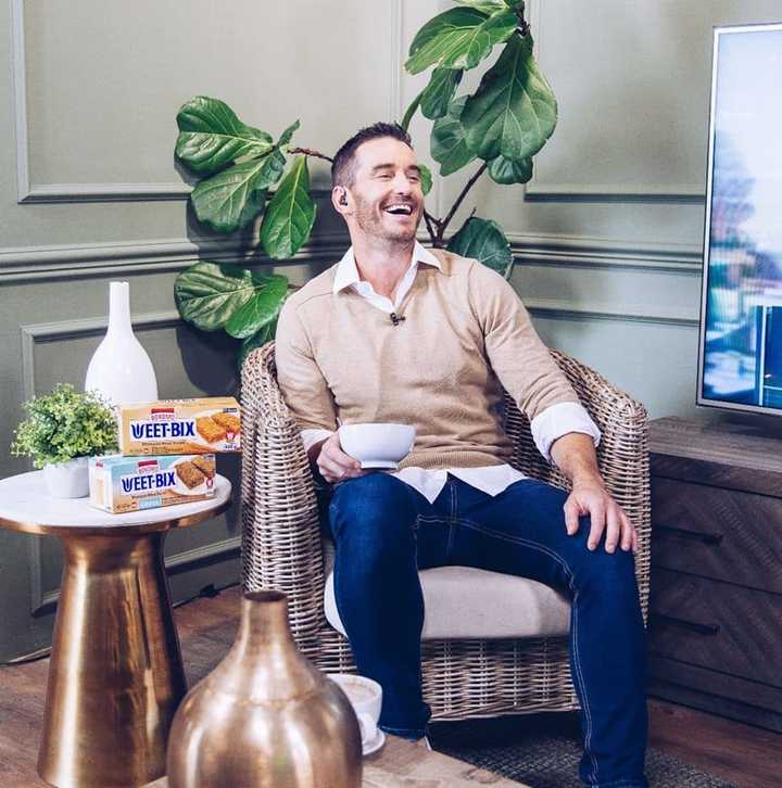 SABC 3 morning Expresso presenters (with pics) - Briefly.co.za