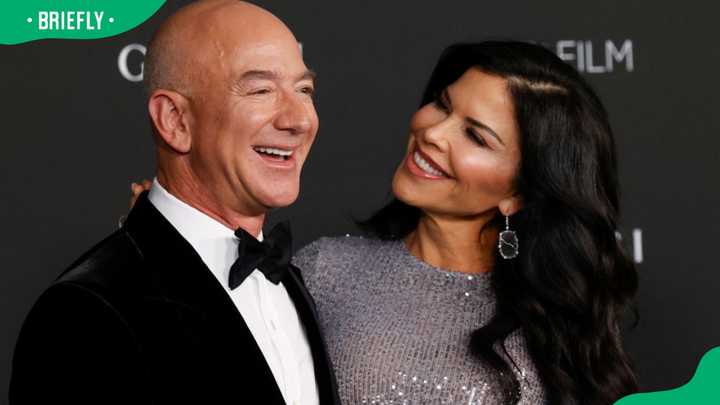 Lauren Sánchez's net worth: How rich is Jeff Bezos' new wife? - Briefly ...